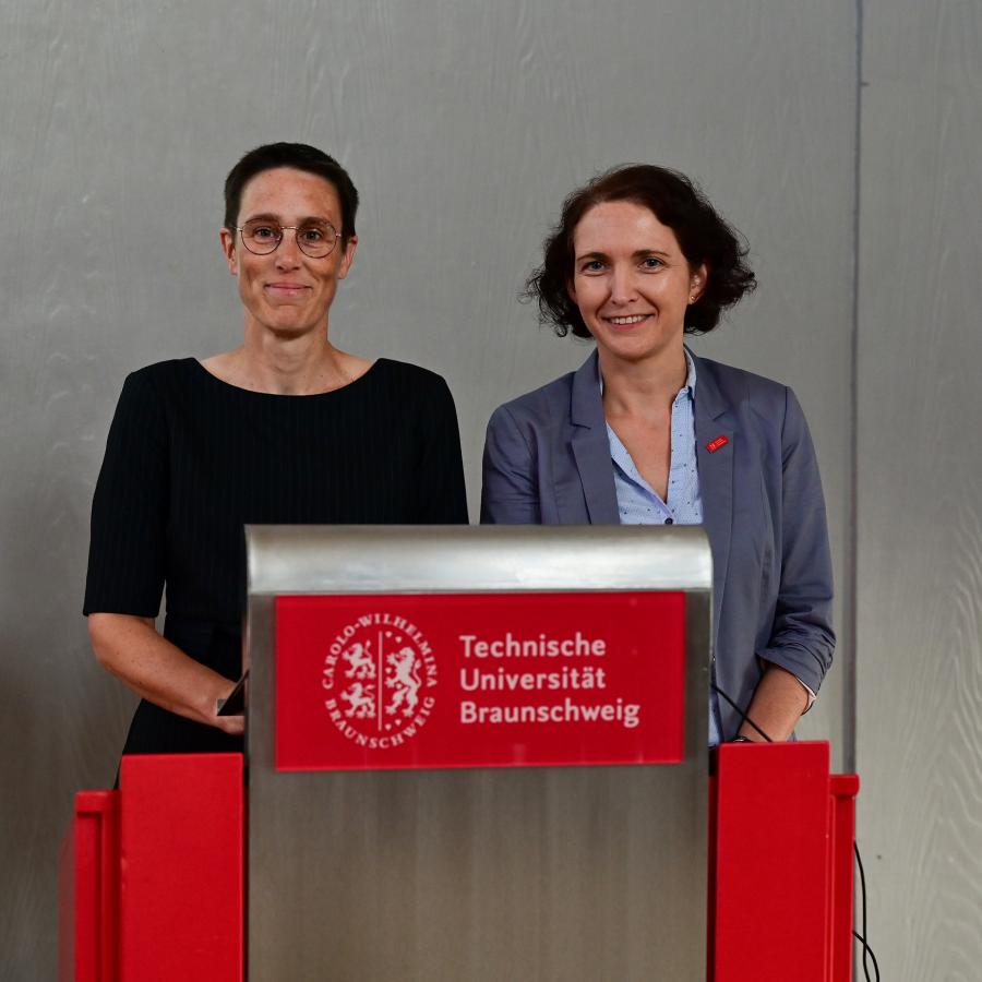 Inaugural lecture by Prof.Dr.Yvonne Mast & Prof.Dr.Laura Steenpaß from ...