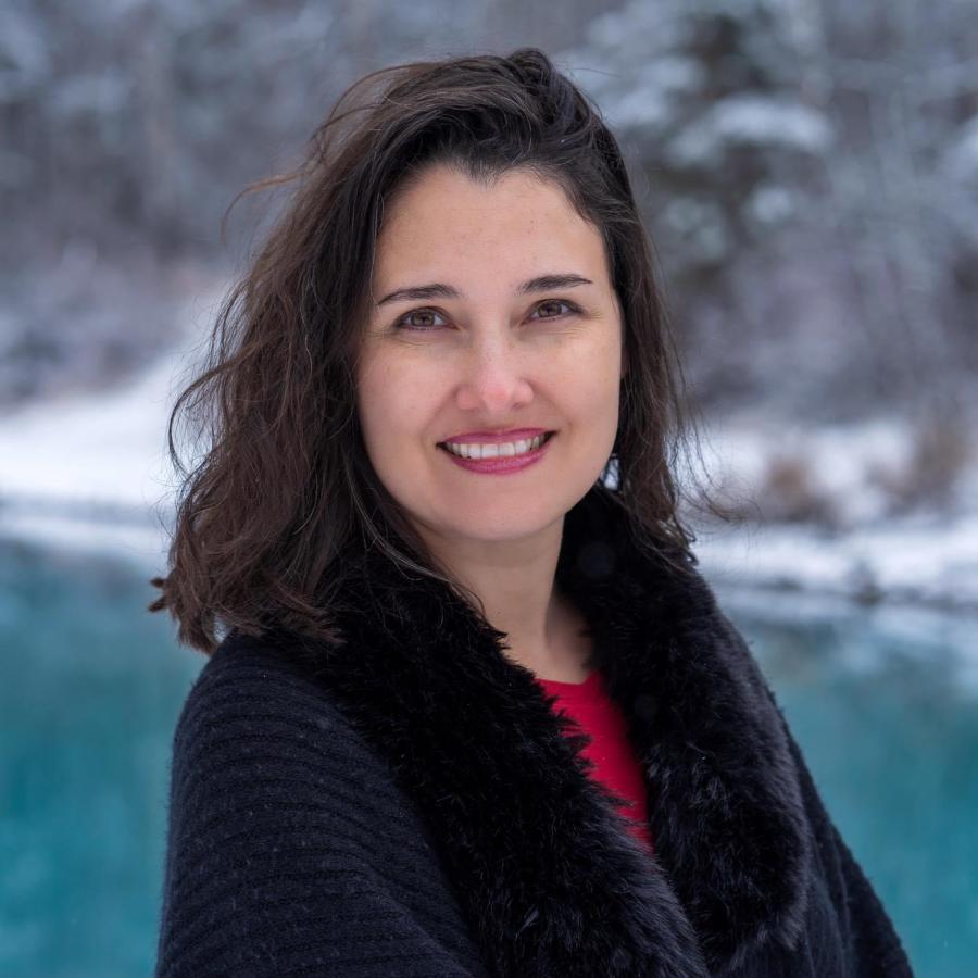 Leigh Sloan, Renowned Author, Triumphs as Winner of the 2024 'Inspiring Women Award' for ...