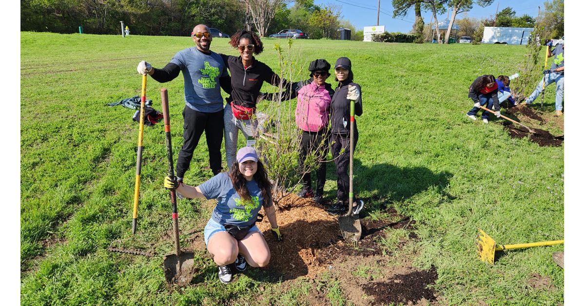 Texas Trees Foundation Partners Host Oak Cliff Tree Giveaway