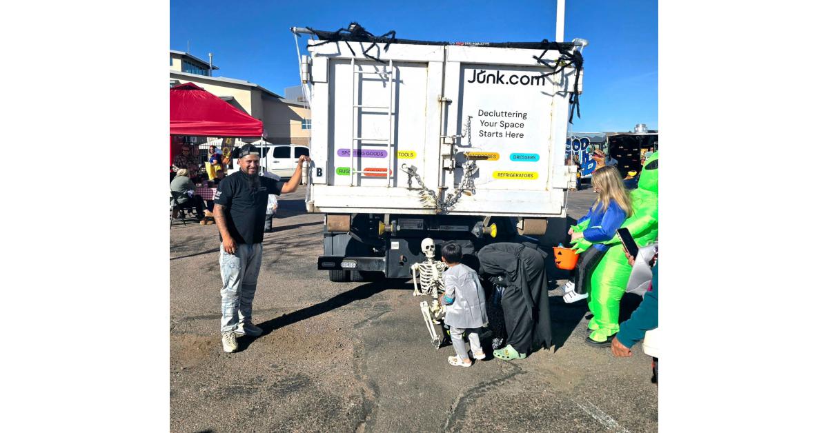 JUNK.COM BRINGS 'JUNK-FREE JOY' TO MERIDIAN RANCH TRUNK OR TREAT