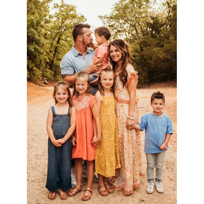 Amber Massey: Speaks On The Topic Of Motherhood Online